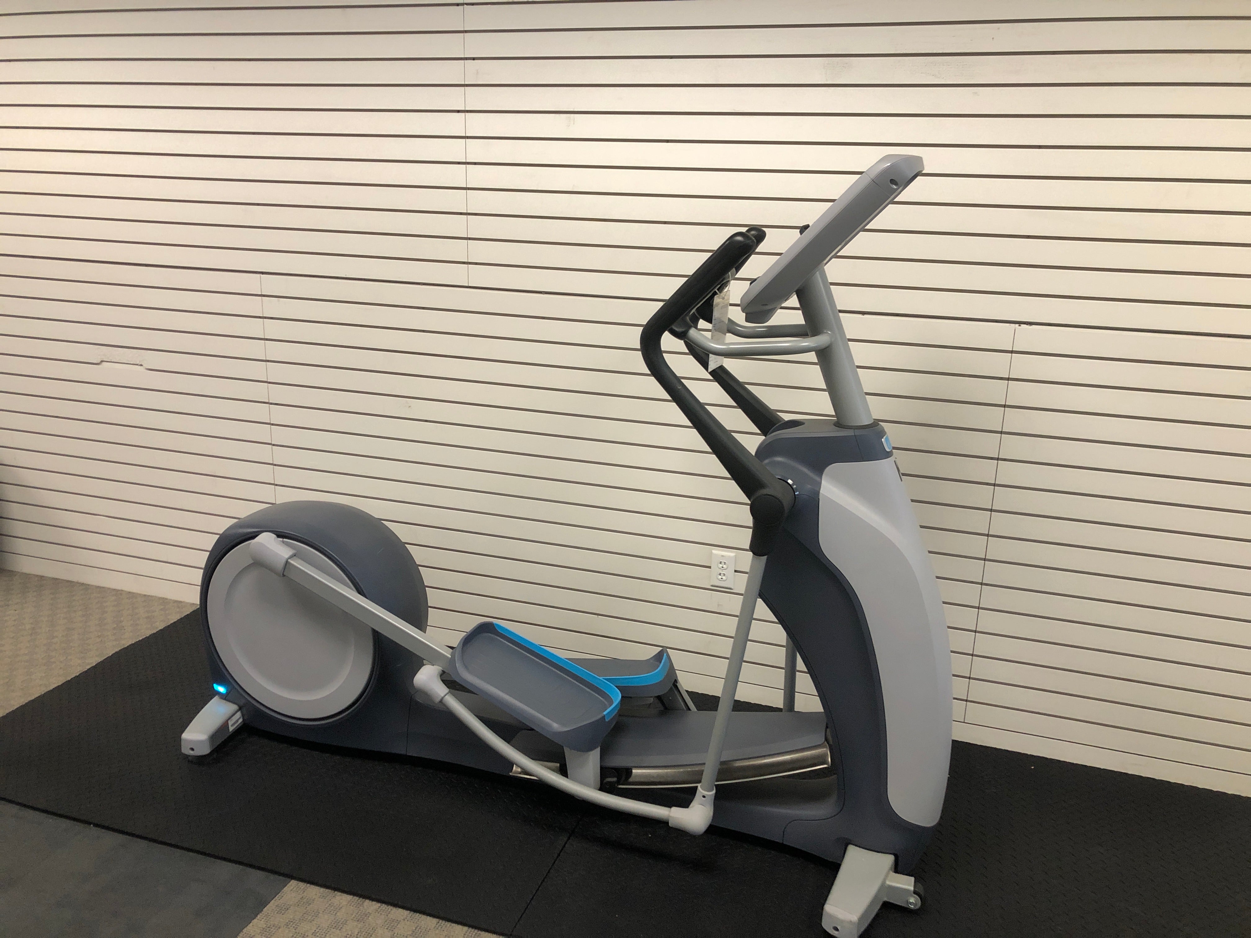 Refurbished Precor EFX 835 w/ P30 Console – Spokane Exercise Equipment