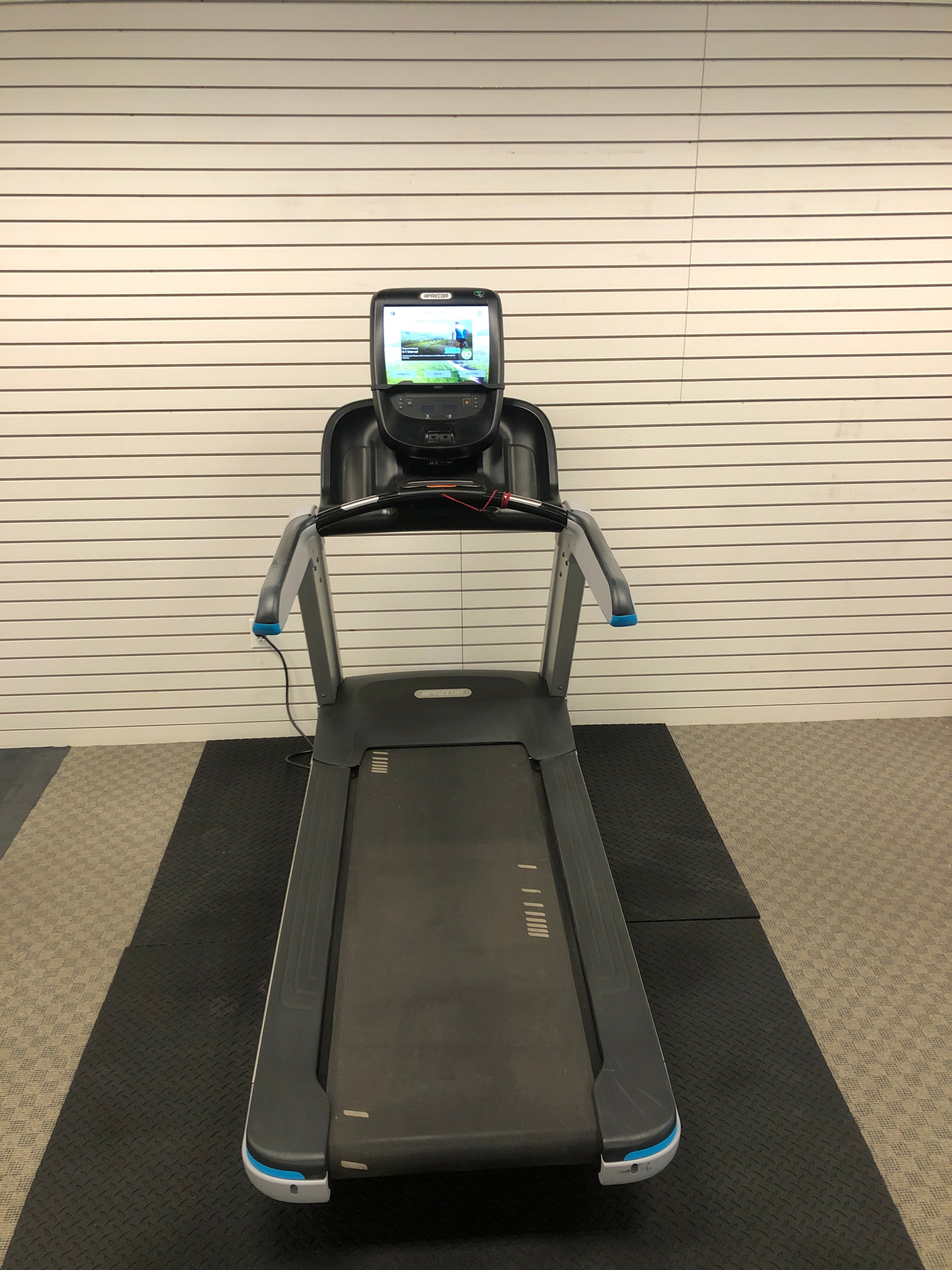 Refurbished Precor TRM 885-18 Treadmill w/ P82 Console – Spokane ...